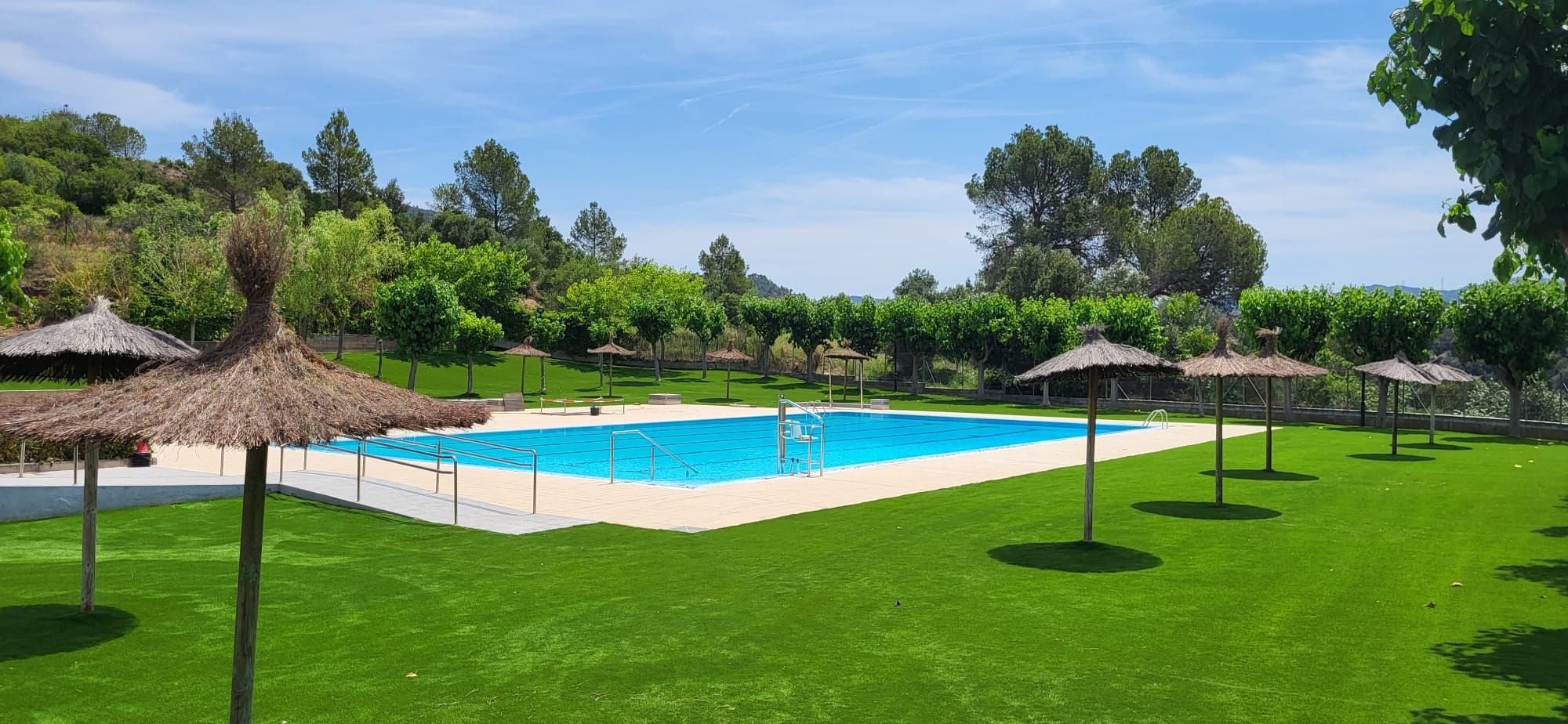 La Piscina Municipal de Castellbell i el Vilar tancada per incident d ...